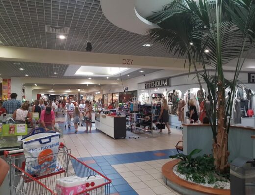 Location stand éphémère à La Galerie Géant La Foux